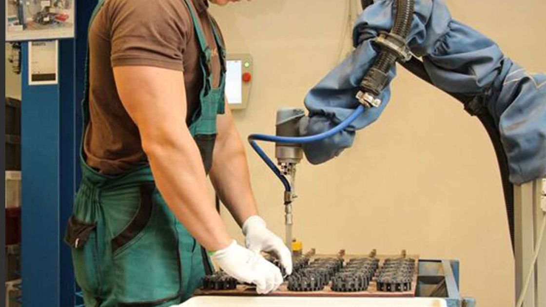 UR5 cobot solution provides time and energy relief