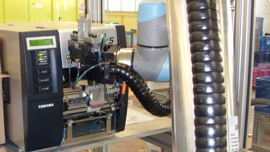 Böco Böddecker optimises with collaborative robots UR