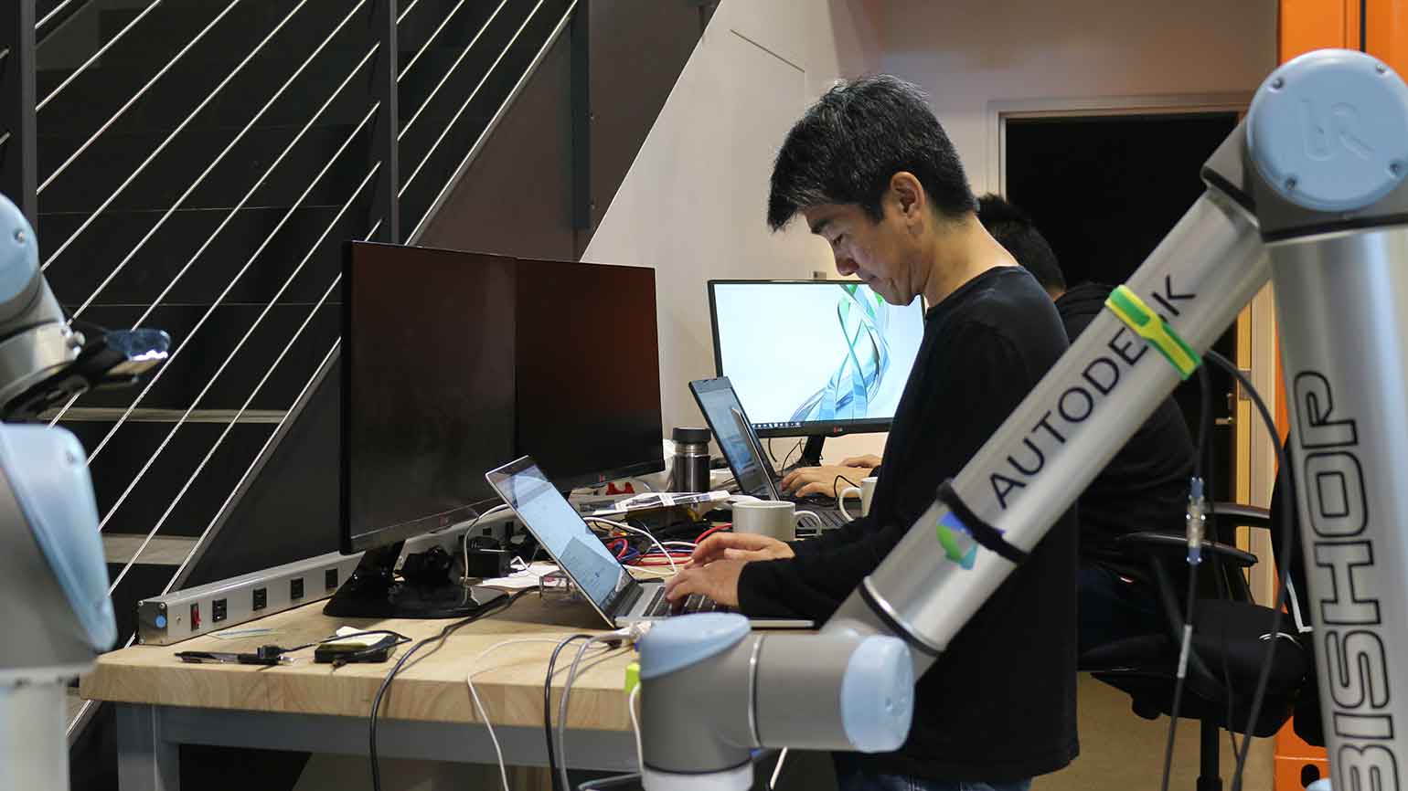 Drawing | UR5 and UR10 at Autodesk | Cobot Case Stories