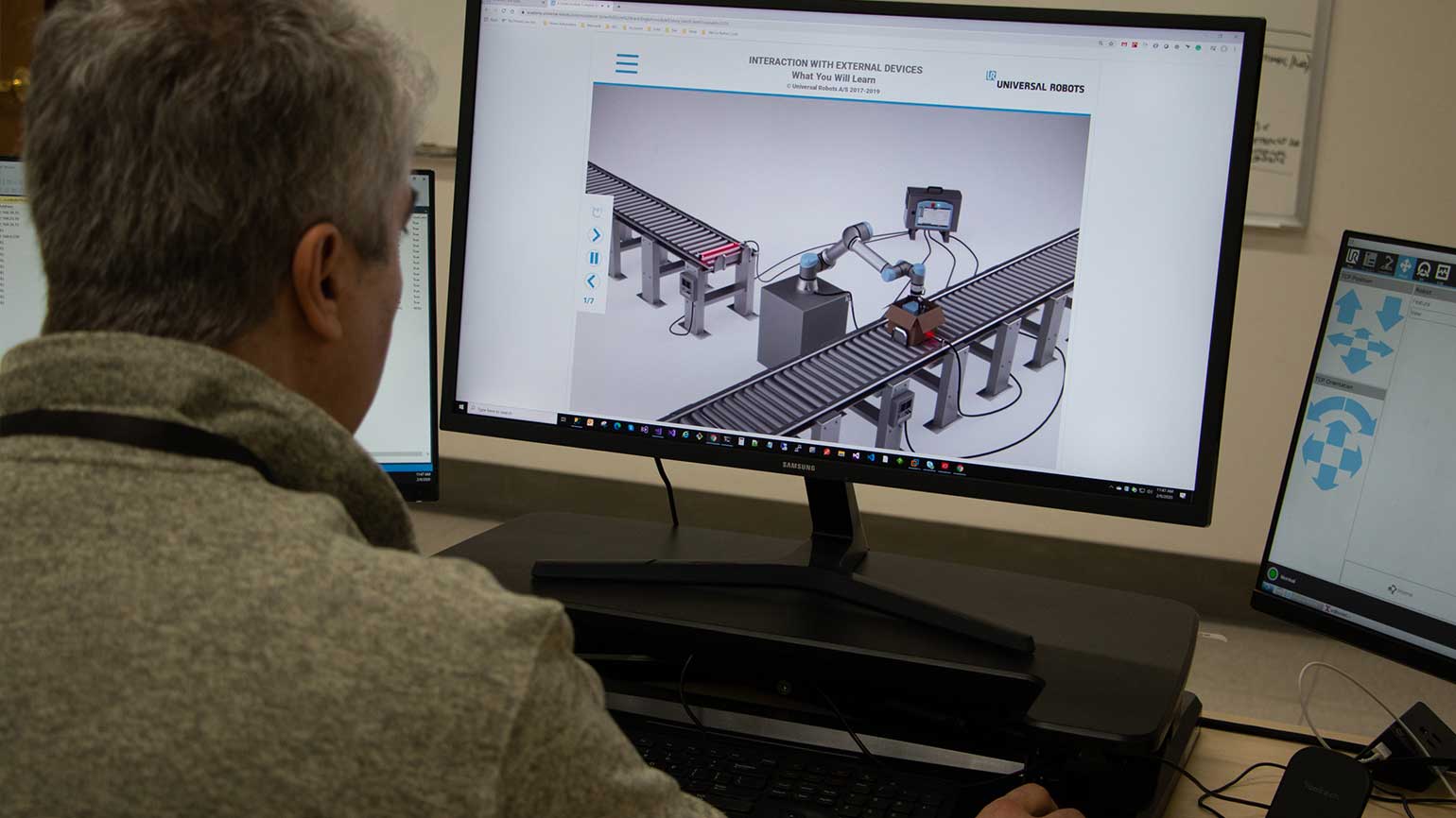 DCL Logistics uses UR robot to increase productivity