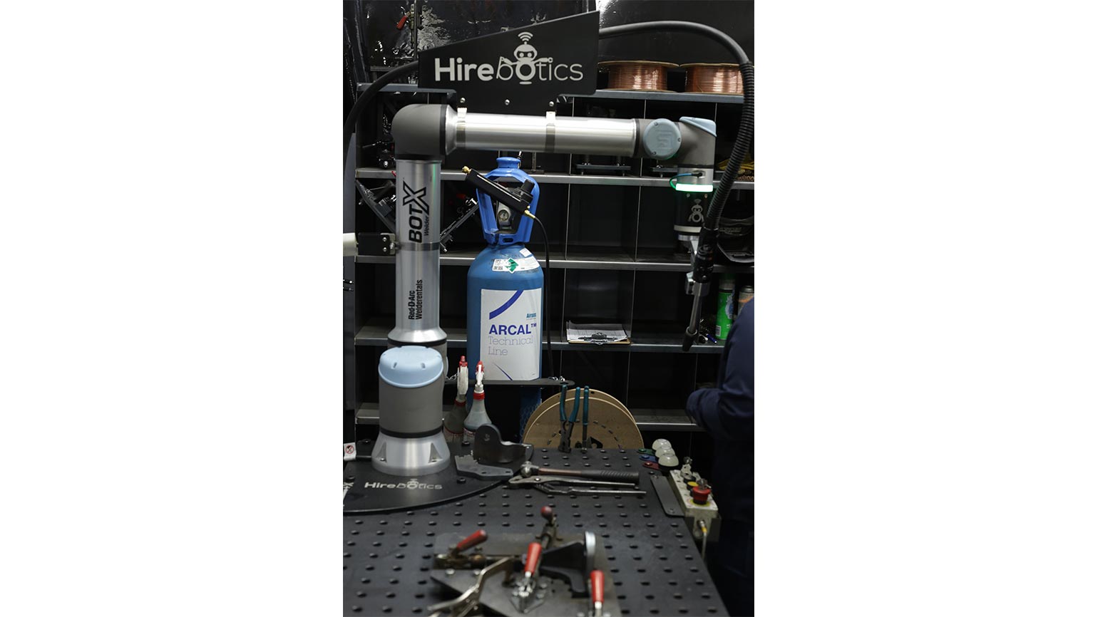 Siouxland Fabricating Inc. | Cobot Case Stories