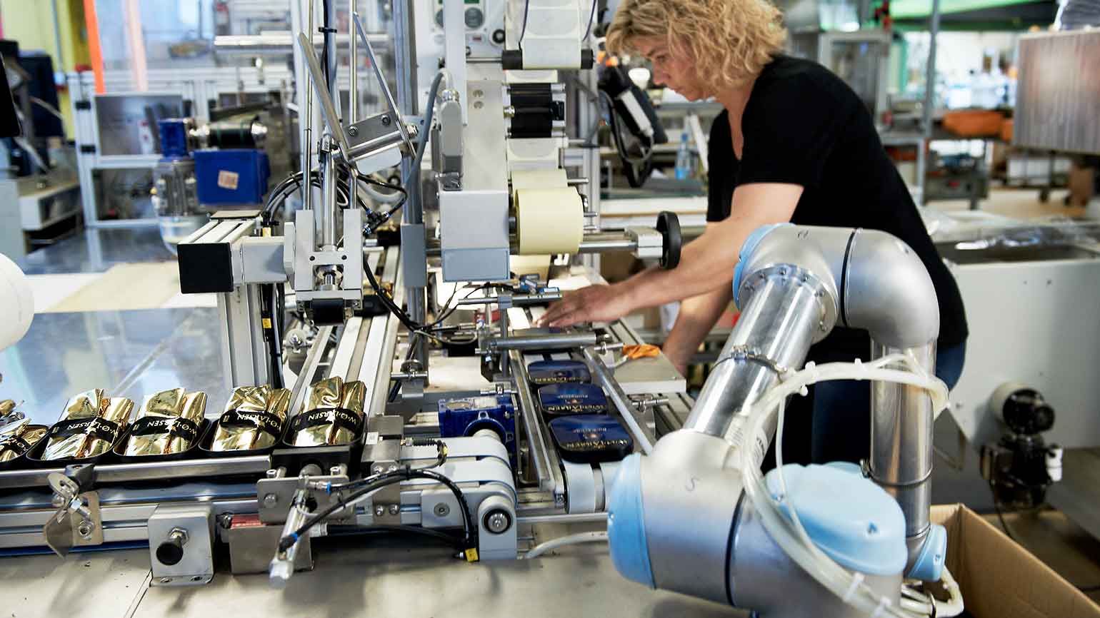 Robotic arm optimises packing process | ROI 330 days
