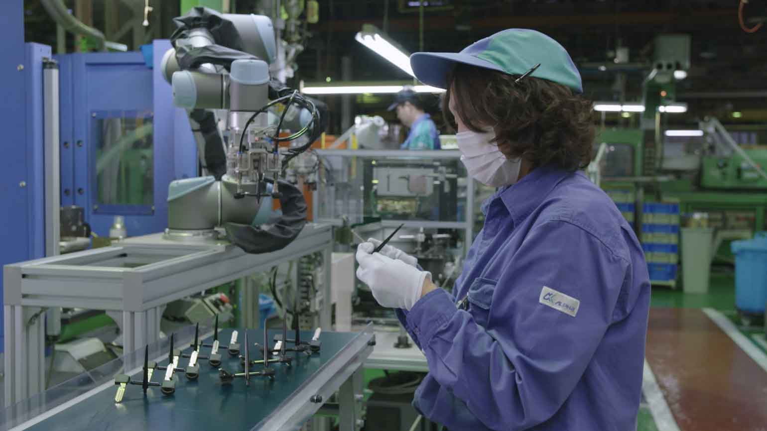 20% productivity increase | UR3 and UR5 | Cobot Case Stories