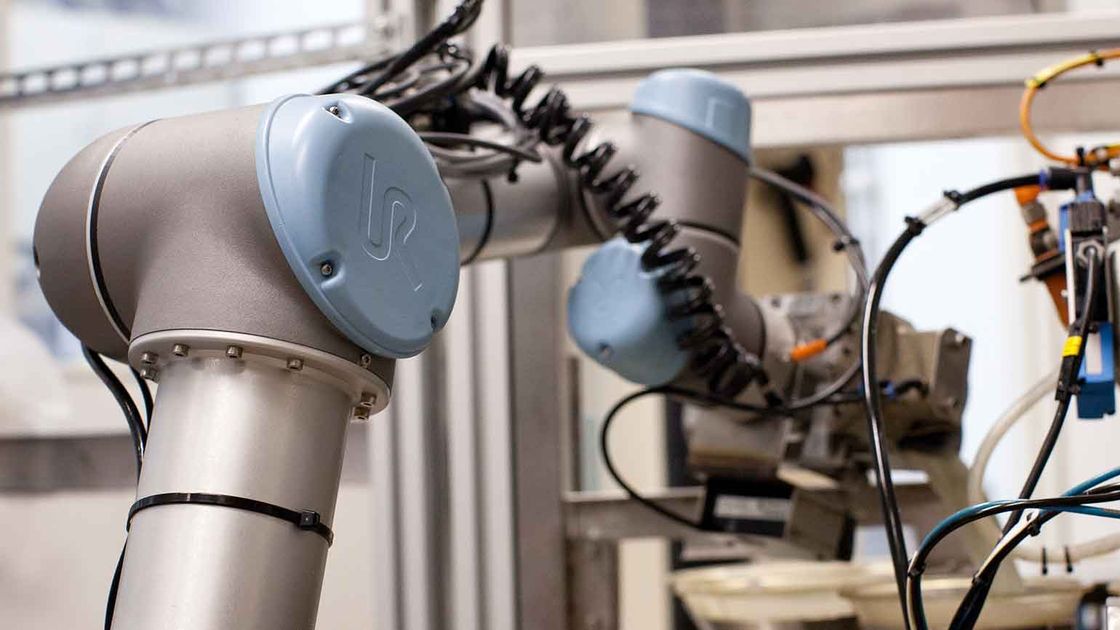 UR5 makes all employees robot experts