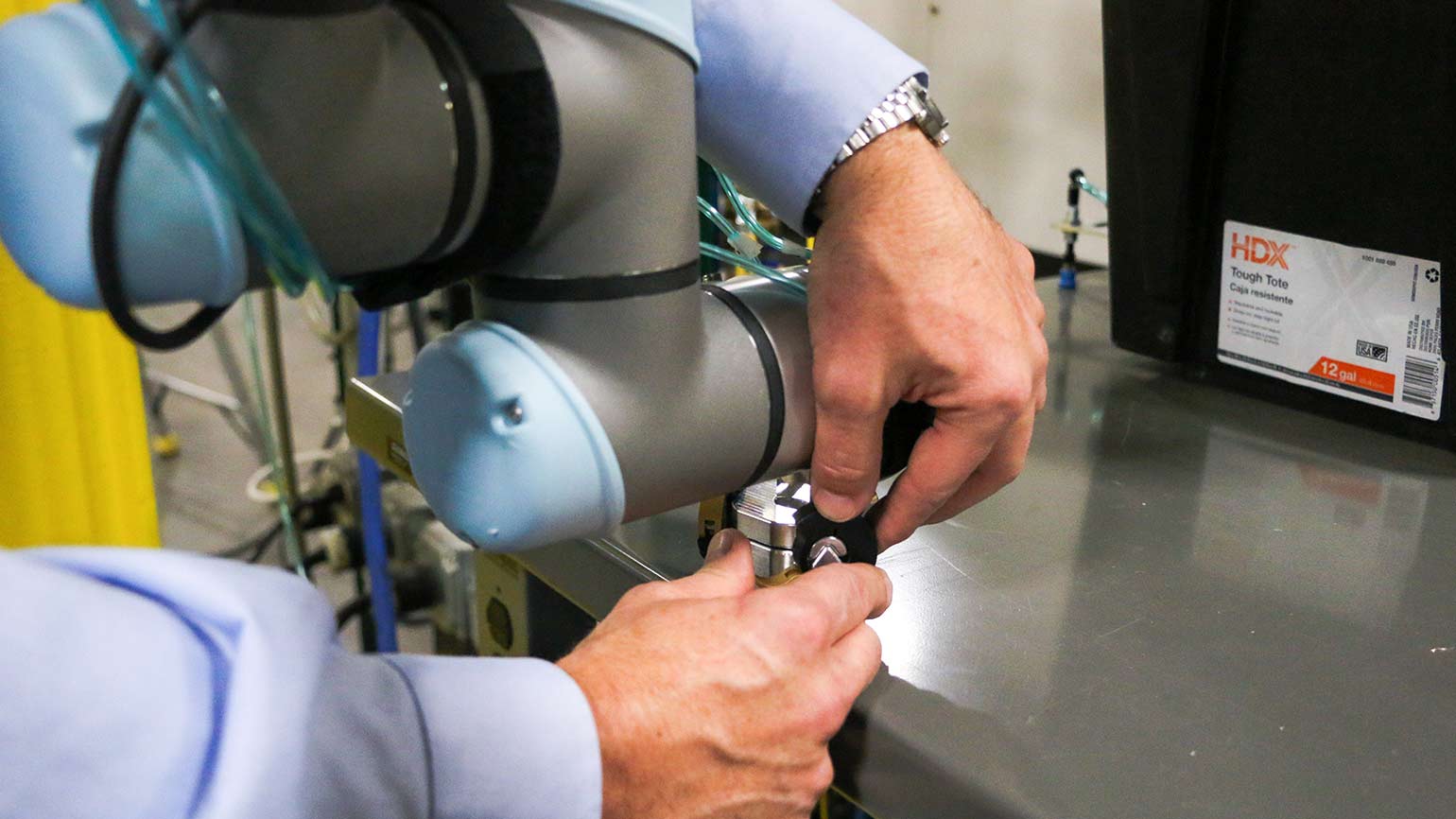 400% productivity increase | UR5 at AIM Processing | Cobot Case Stories