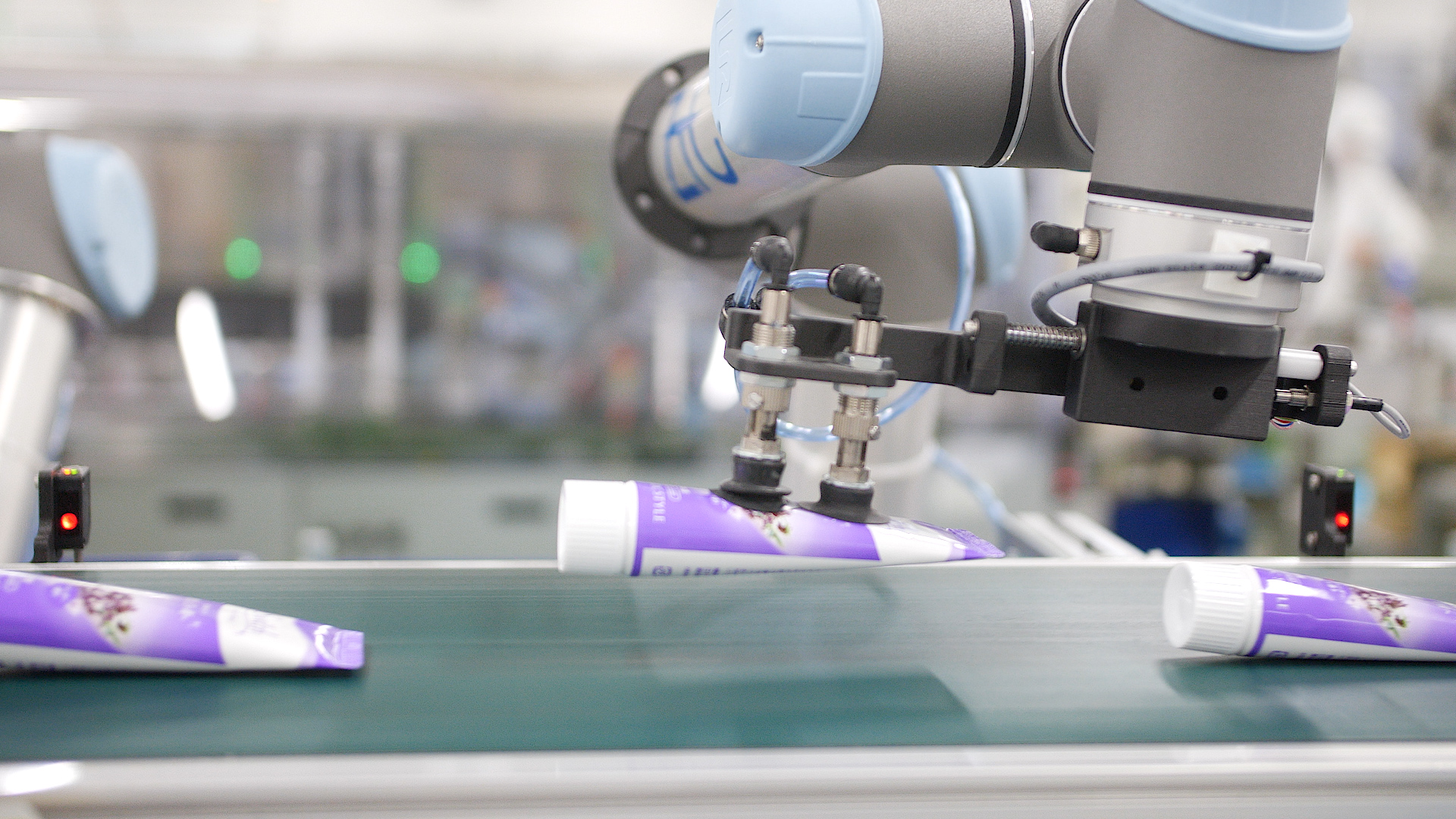 Cobots address labor shortages and increases production