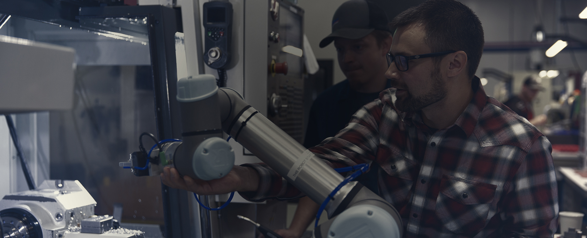 New e-Series Cobot Handles Multi-Operation Task