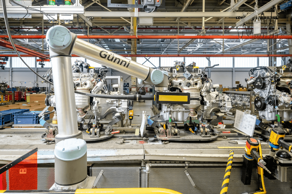 Cobot-application on the engine assembly line