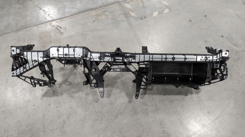 Instrument panel cross member