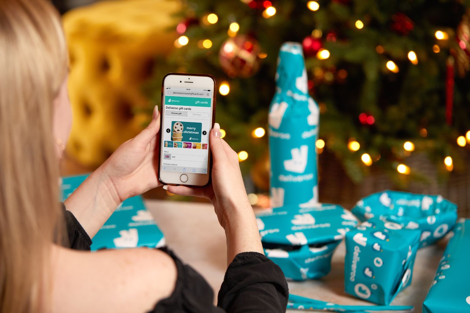 SAY IT WITH A SLICE: DELIVEROO LAUNCHES 10% OFF ALL DIGITAL GIFT CARDS