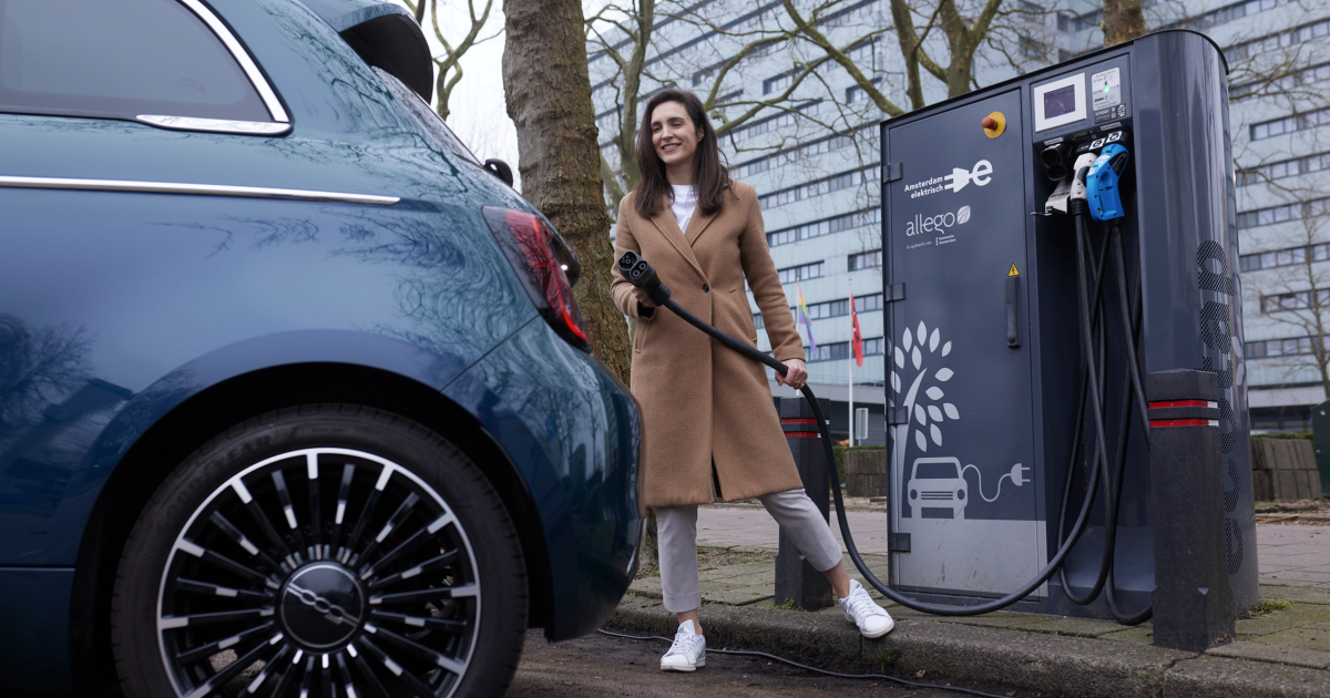 EV Service Charging Points Availability | TomTom