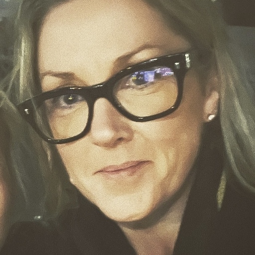 Estelle Lee's Instagram, Twitter & Facebook on IDCrawl