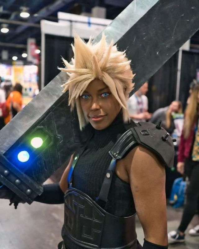 dark cosplayer
