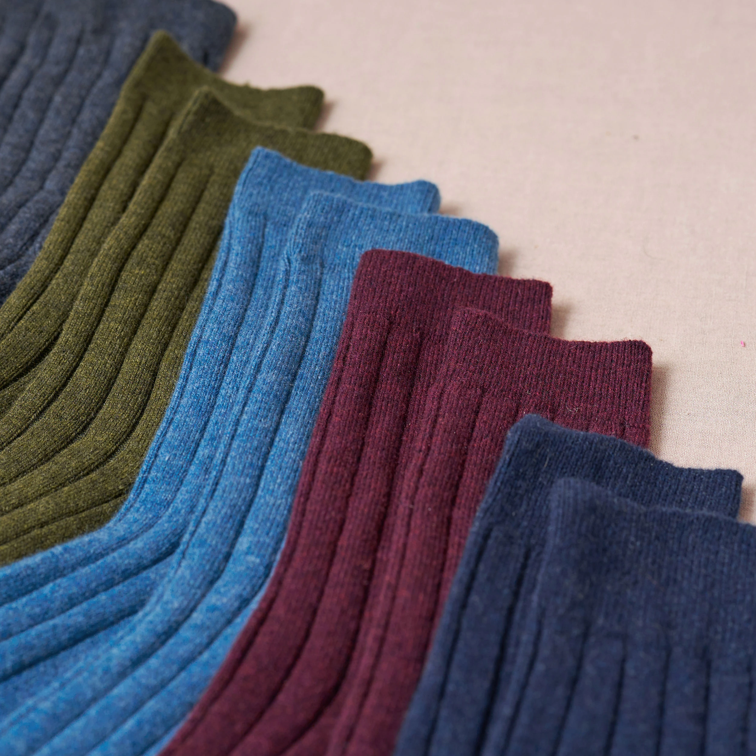 Men's Scottish Cashmere Socks in Malt| Accessories