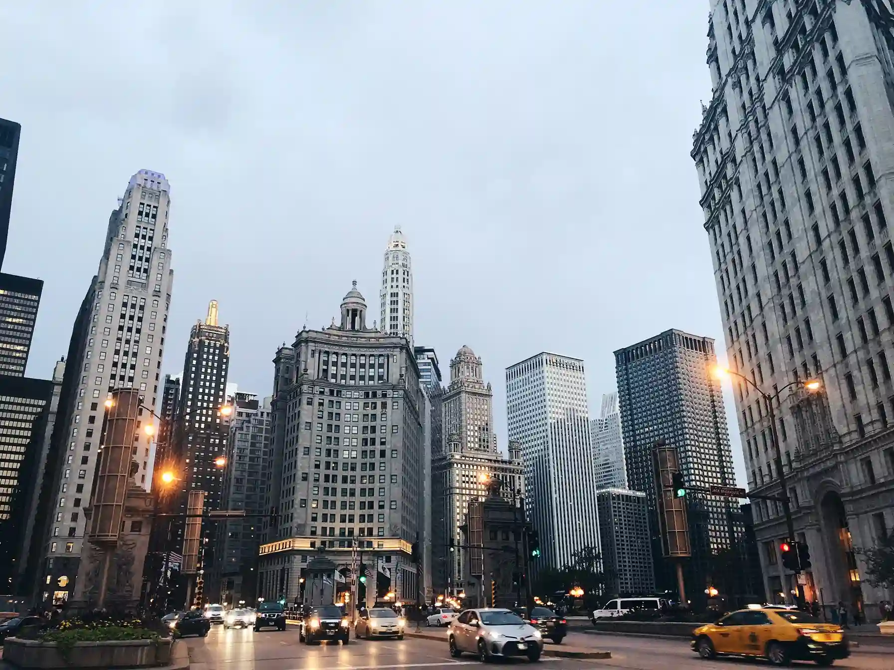 Average salary in Illinois: A complete guide - unbiased.com