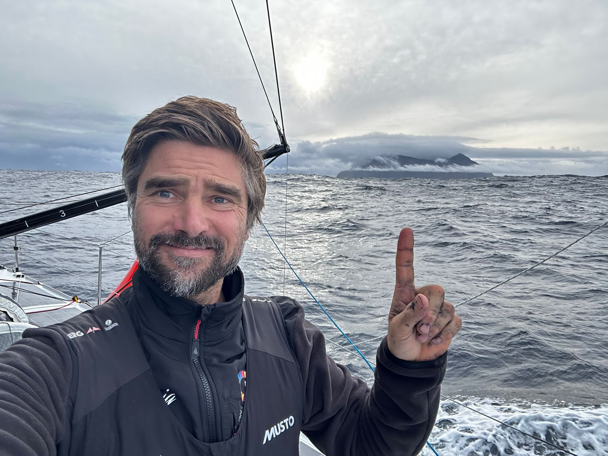 Tired Skipper In The Azores - Boris' Latest Update - Day 7 - Retour à ...
