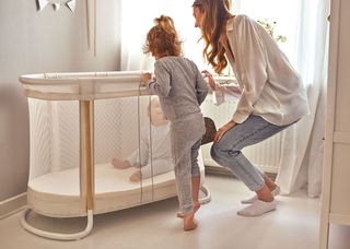 Baby Crib in safe, airy design | BabyBjörn