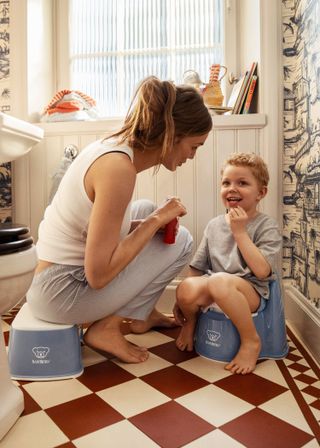 Step stol and potty chair in Powder blue BPA-free plastic - BabyBjörn