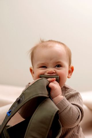 Which fabric is best for your baby? | BabyBjörn