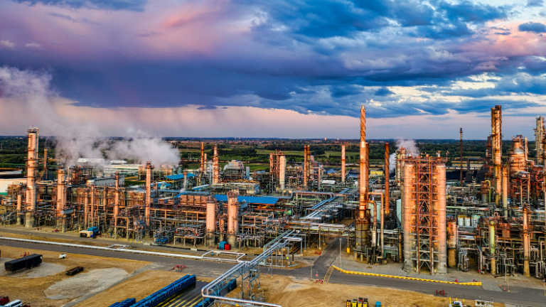 Decarbonising industrial steam grids: Challenges and opportunities