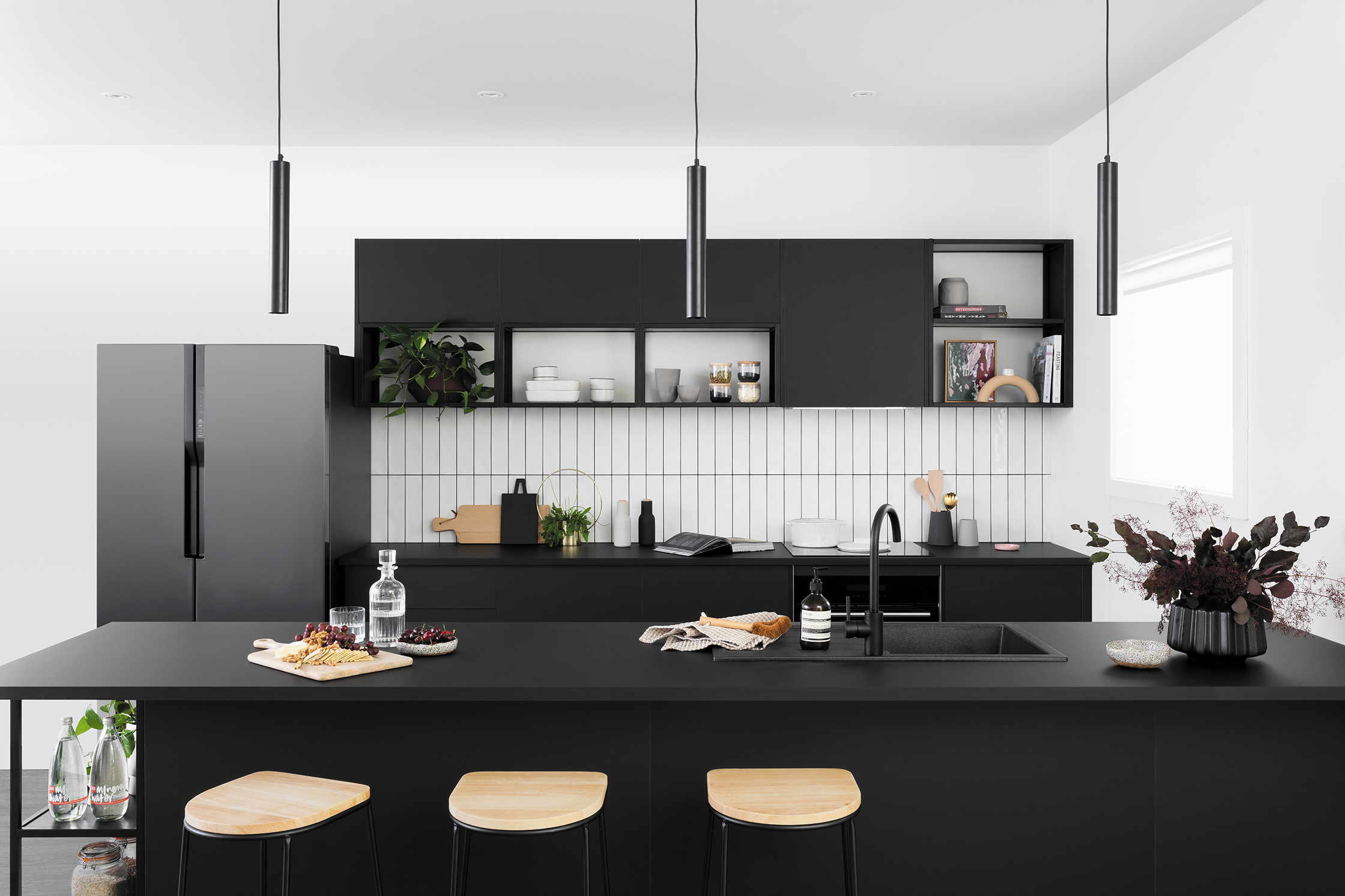 monochrome magic kitchen | kaboodle kitchen
