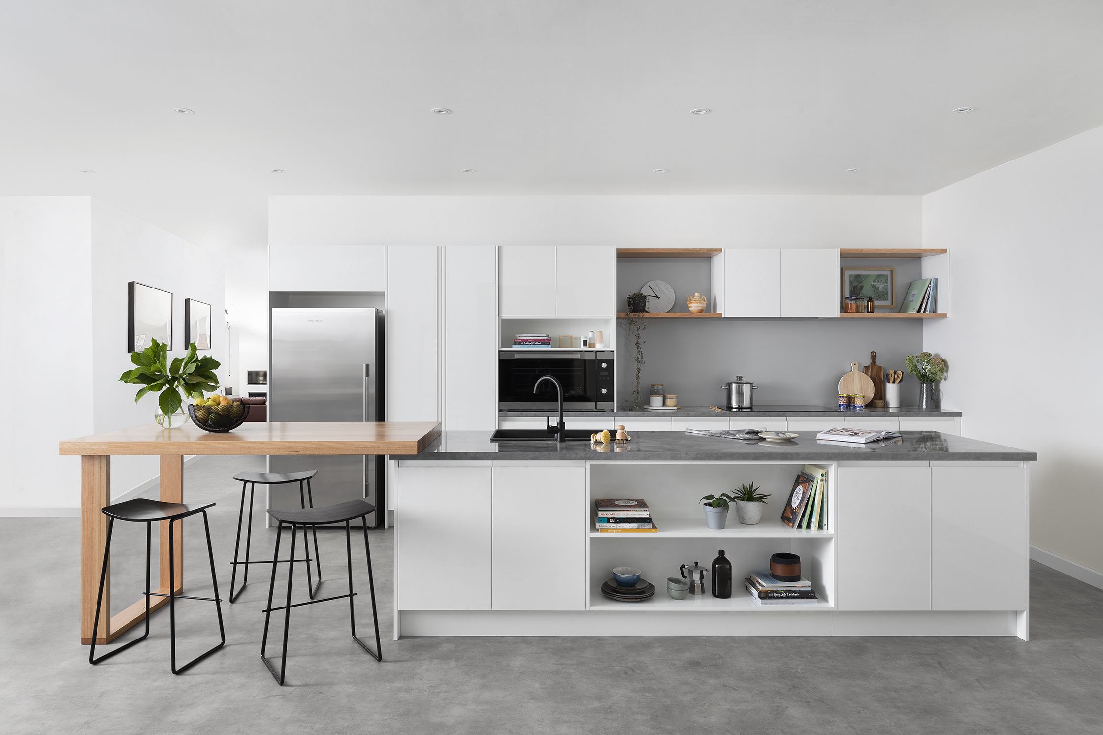 sleek and chic | kaboodle kitchen