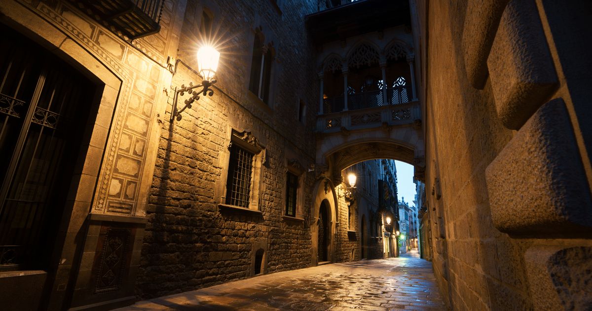 How to Stay Safe in Barcelona in 2025? - BarcaTrips