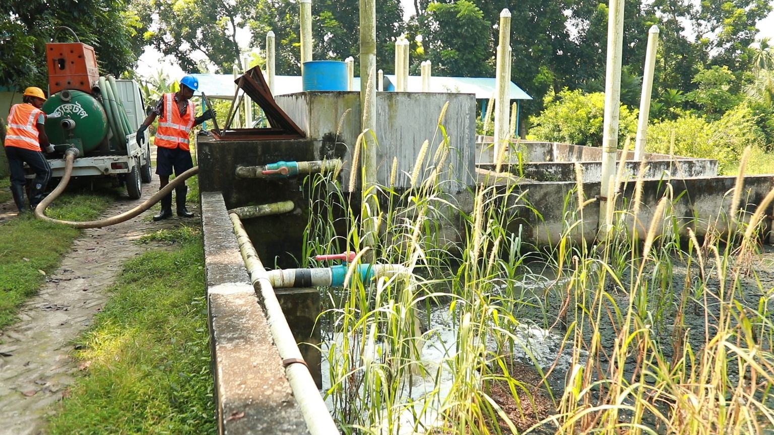 Faecal sludge reuse - fuel briquettes and charcoal production | SNV