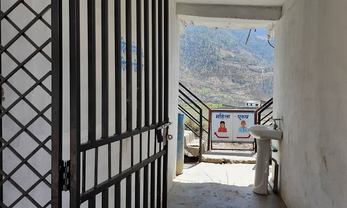 How to rescue a public toilet? | SNV