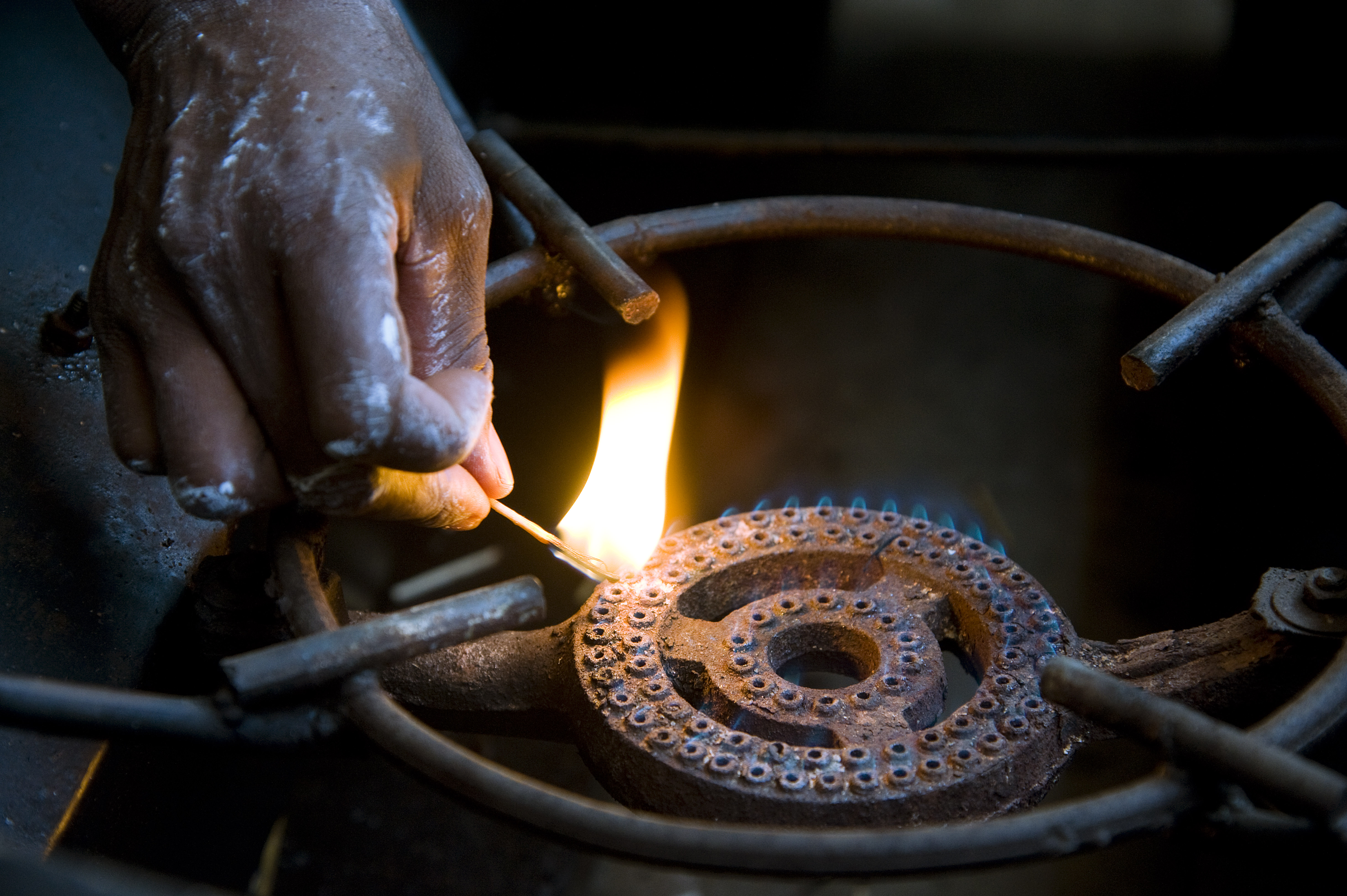 Clean cookstoves for schools in Ghana (Story of Change) | SNV