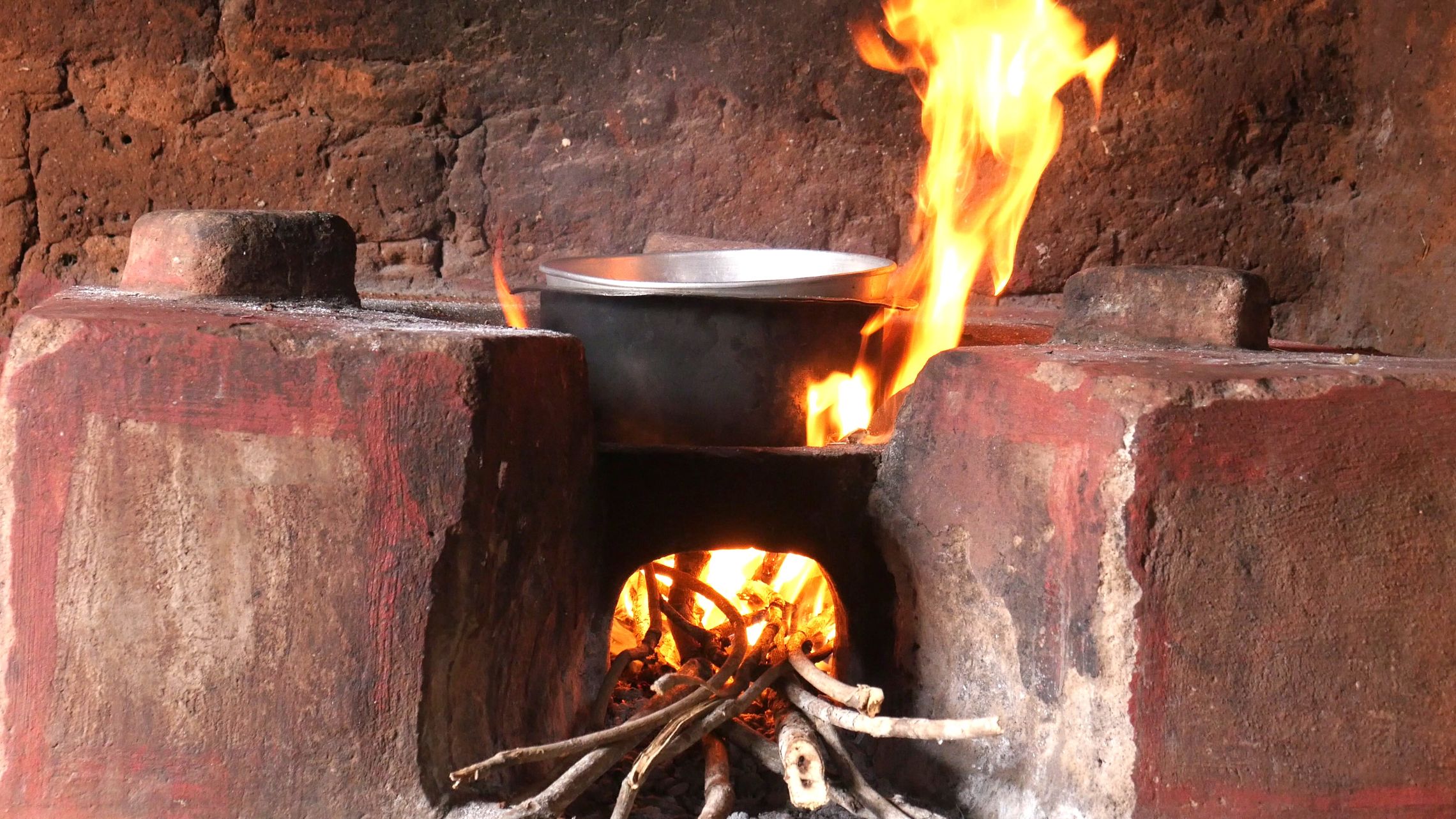 Kenya's clean cooking champions (Story of Change) | SNV