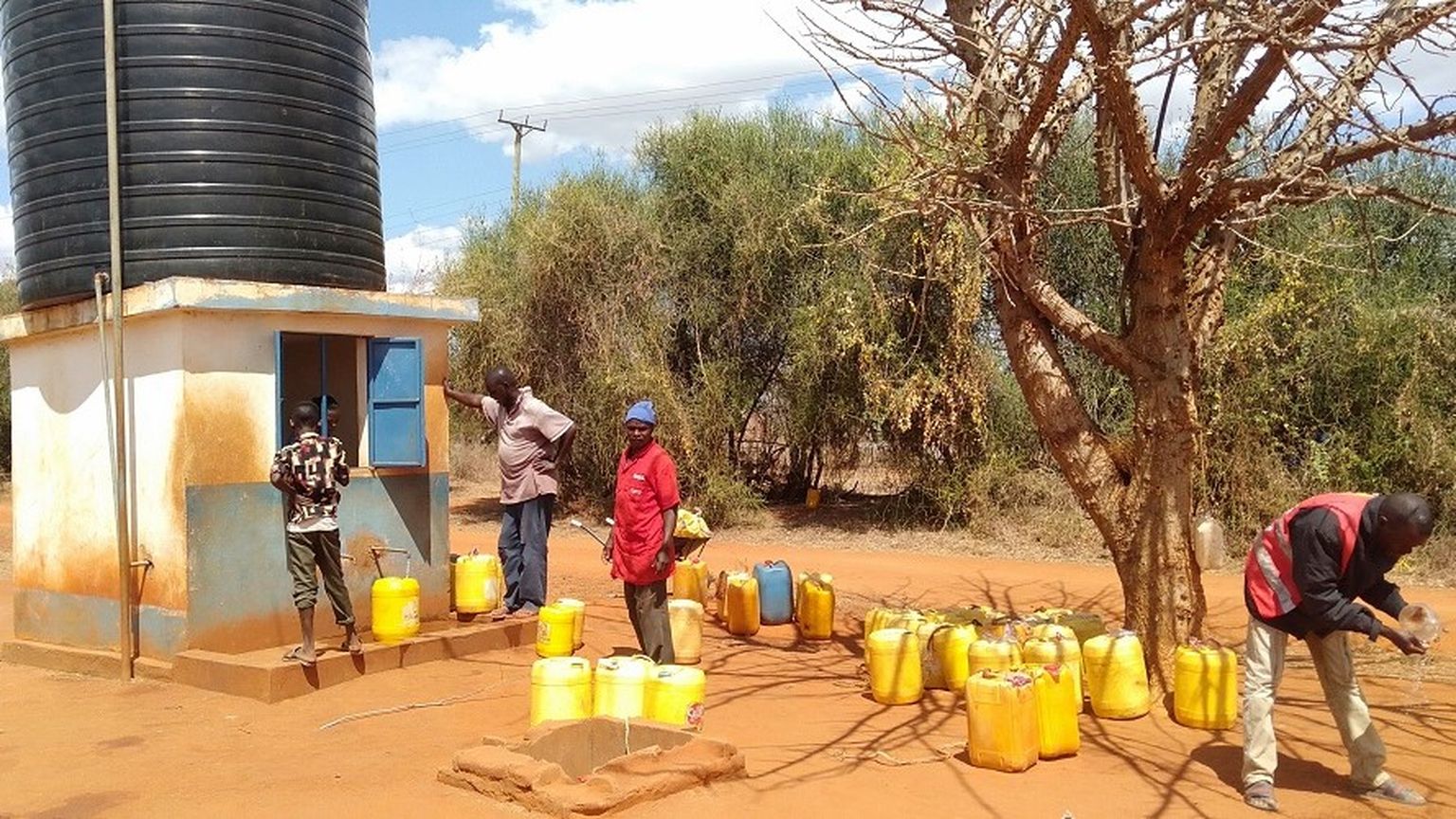 Signed! New rural water supply management contracts in Kenya | SNV