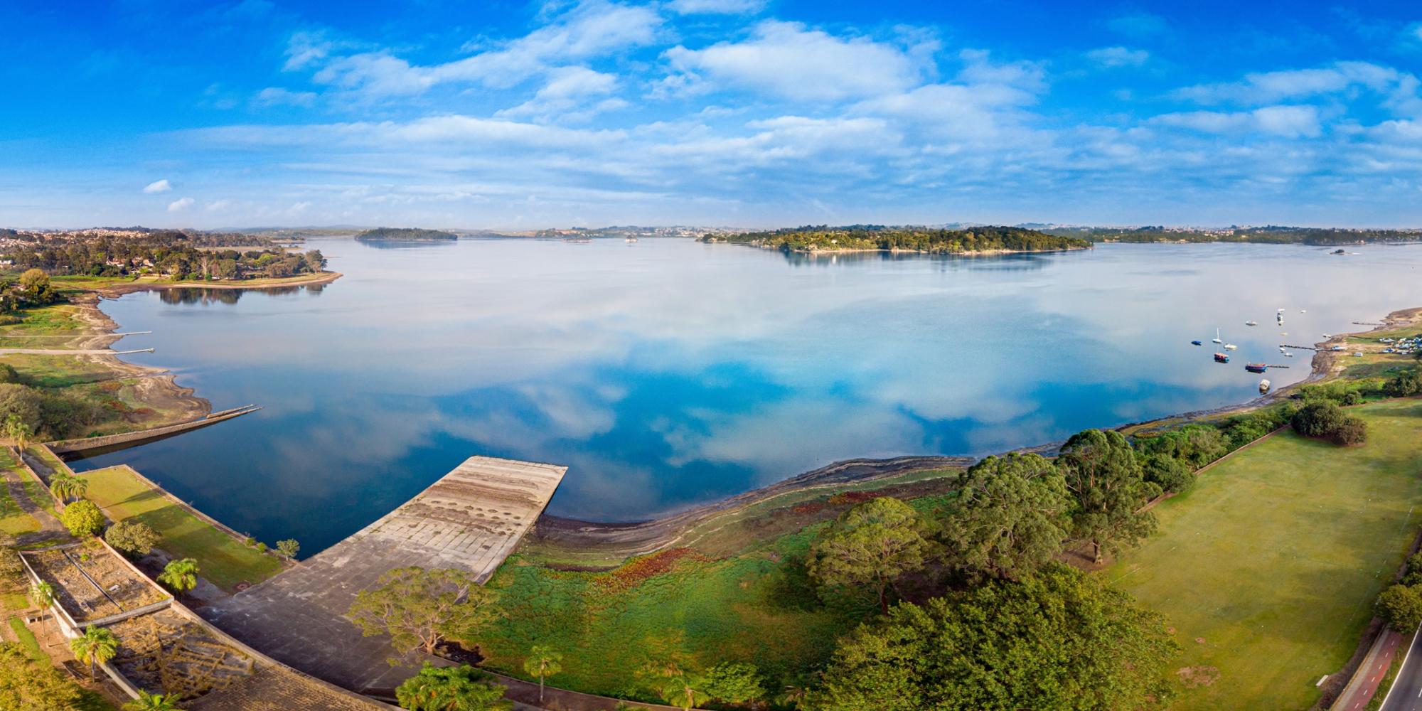 Comparative metagenomics of natural and artificial ponds of the ...