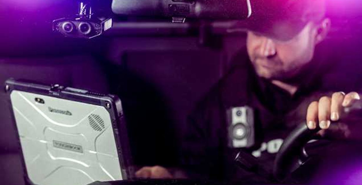 Police dash cameras: 9 features modern fleets must have - Axon.com