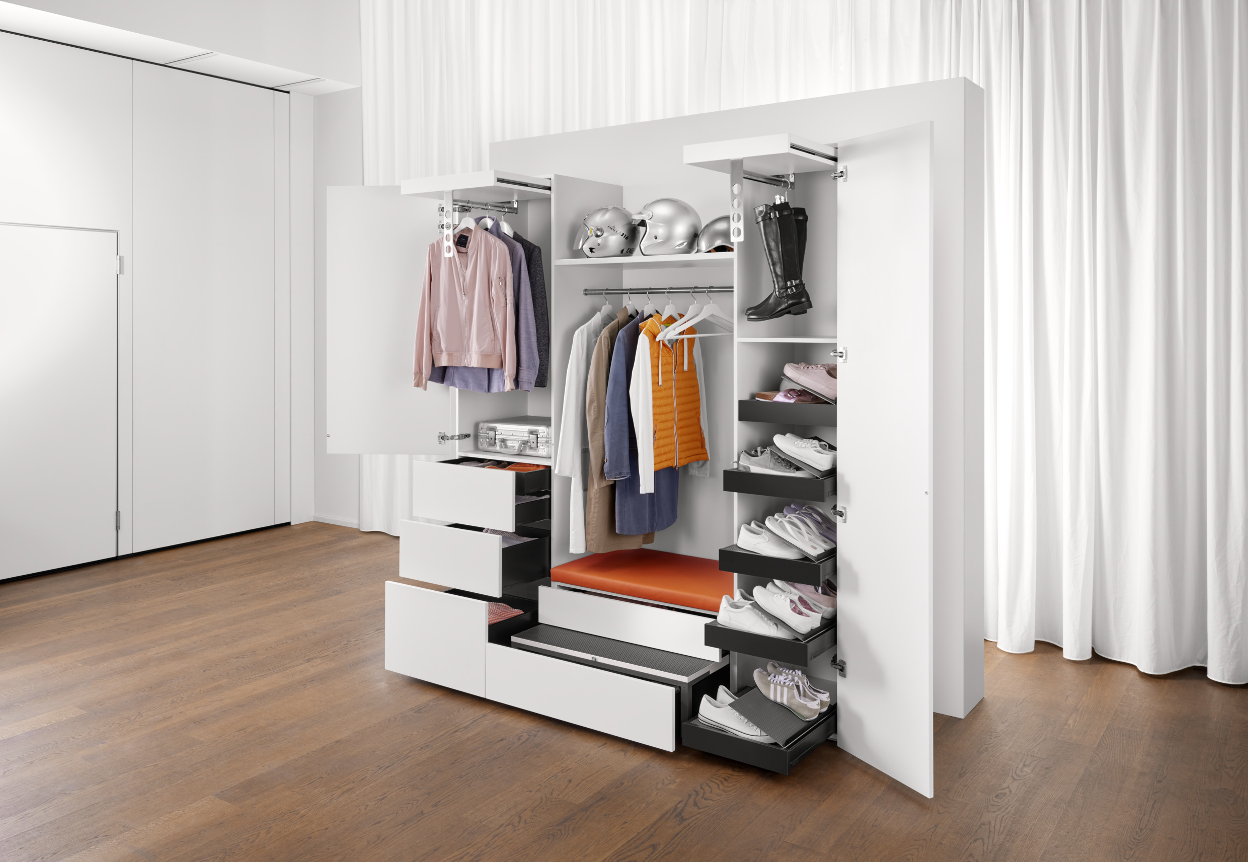 Mais lugar no guarda-roupa - É assim que funciona! | Blum Inspirations