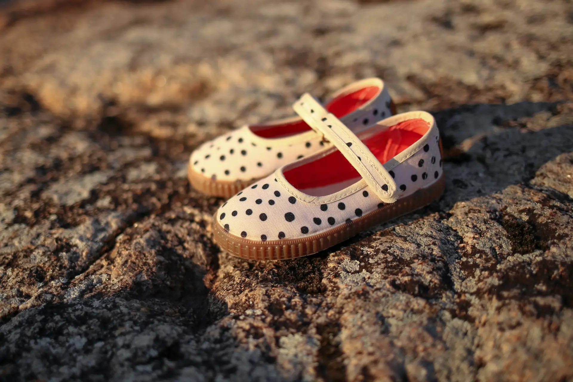 Summer shoes - Astrid Lindgren