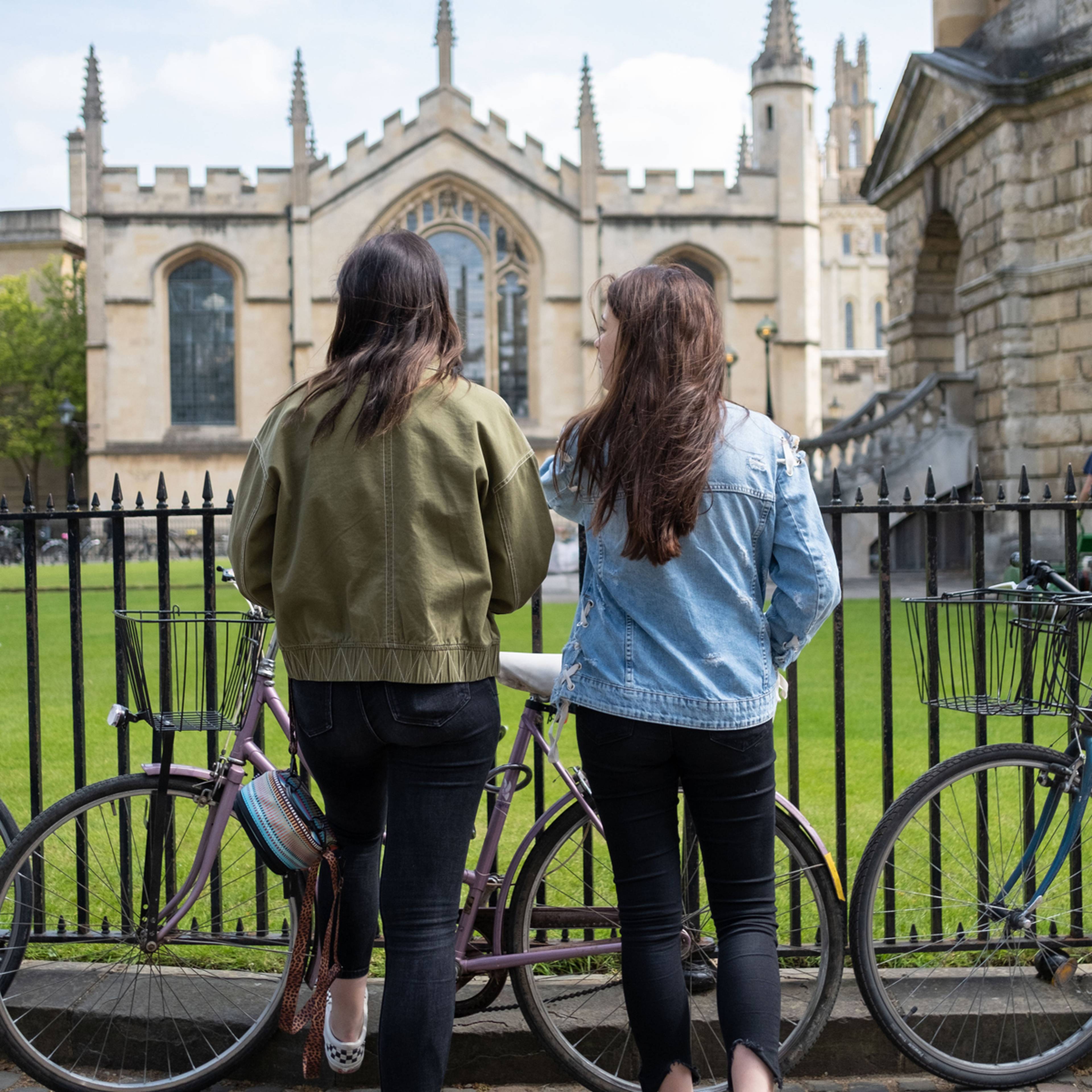 Study in the academic heart of England | EF Academy Oxford