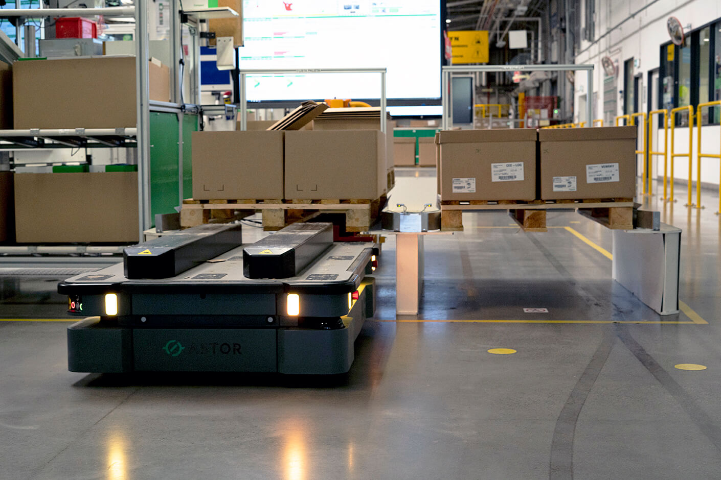 Automate internal logistics - Try AMRs from MiR