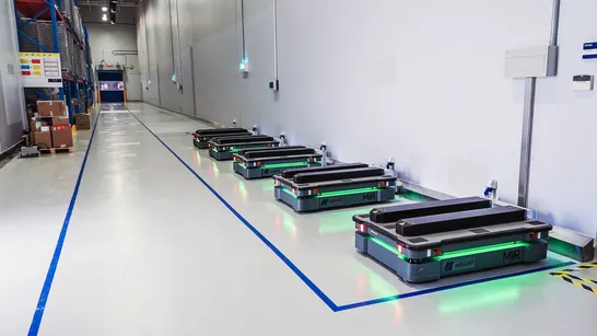 Efficiently Manage the Flow of Finished Goods with AMRs