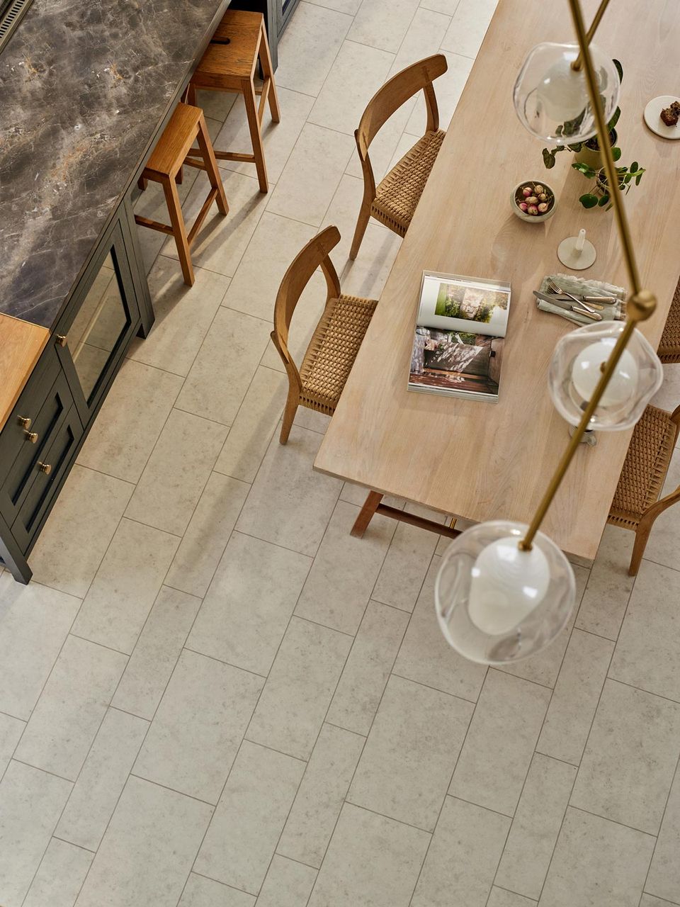 Random Stone DC572 | Beautiful design floors in Amtico Signature LVT ...