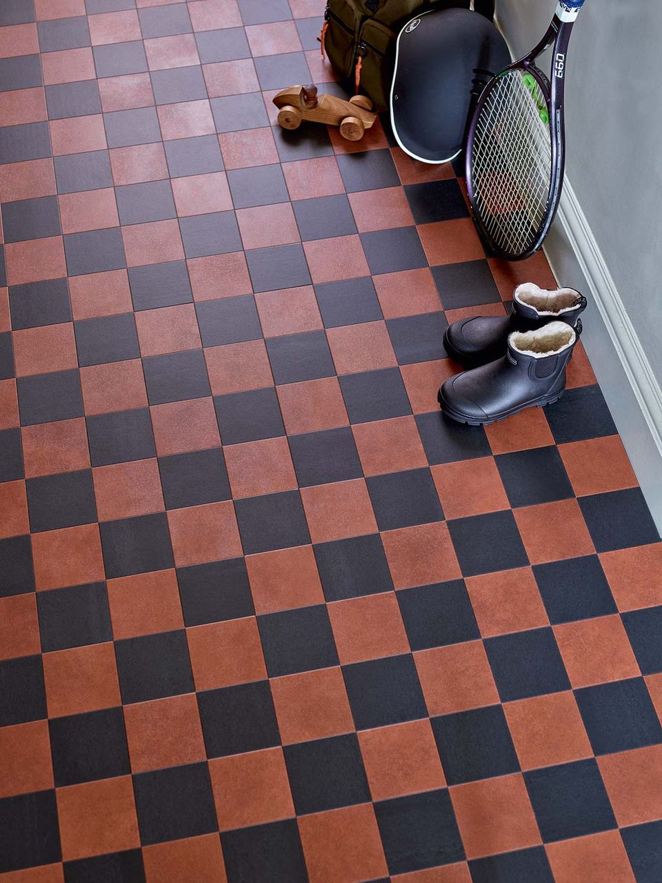 Chequer Queenside | DC500 | Traditional tile floor designs from Amtico ...