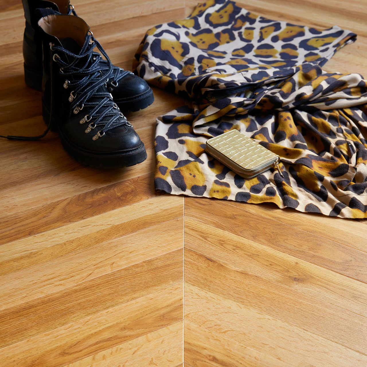 Classic Oak: Beautifully designed LVT flooring from the Amtico ...