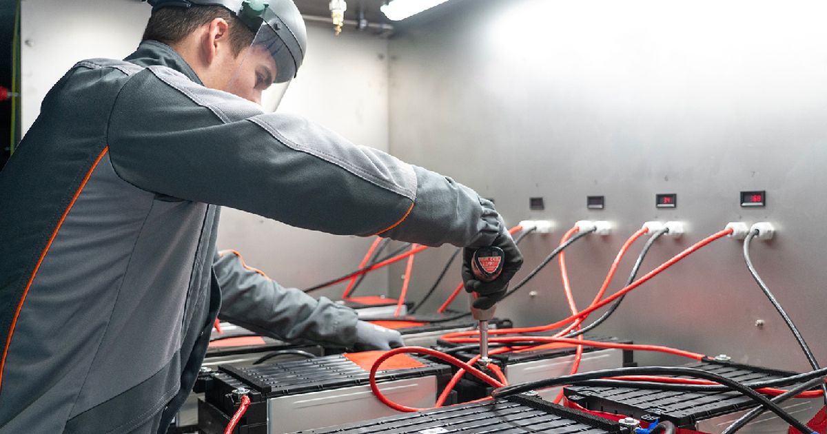 Electrical Safety Clothing | Electrical Workwear Supplier | Alsico EU