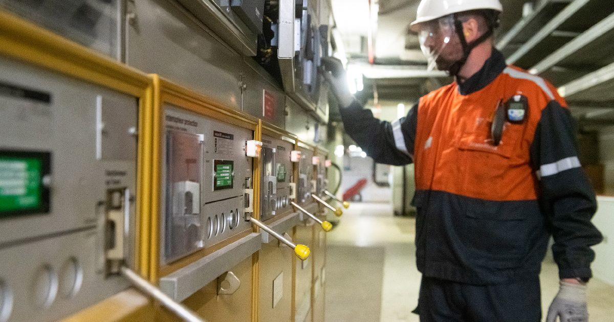 Everything you need to know about electrical safety clothing | alsico EU