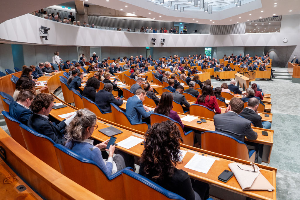 Wat verdient een Tweede Kamerlid nou echt? | Intermediair