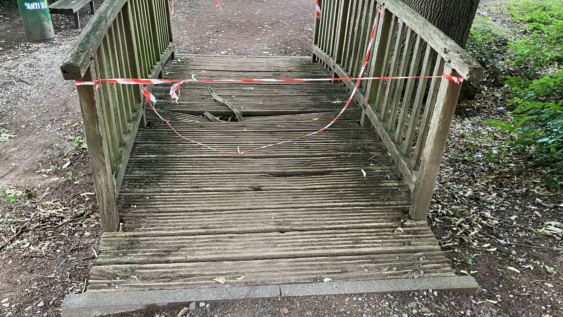 Temporäre Sperrung der Brücke am Maria Brunn