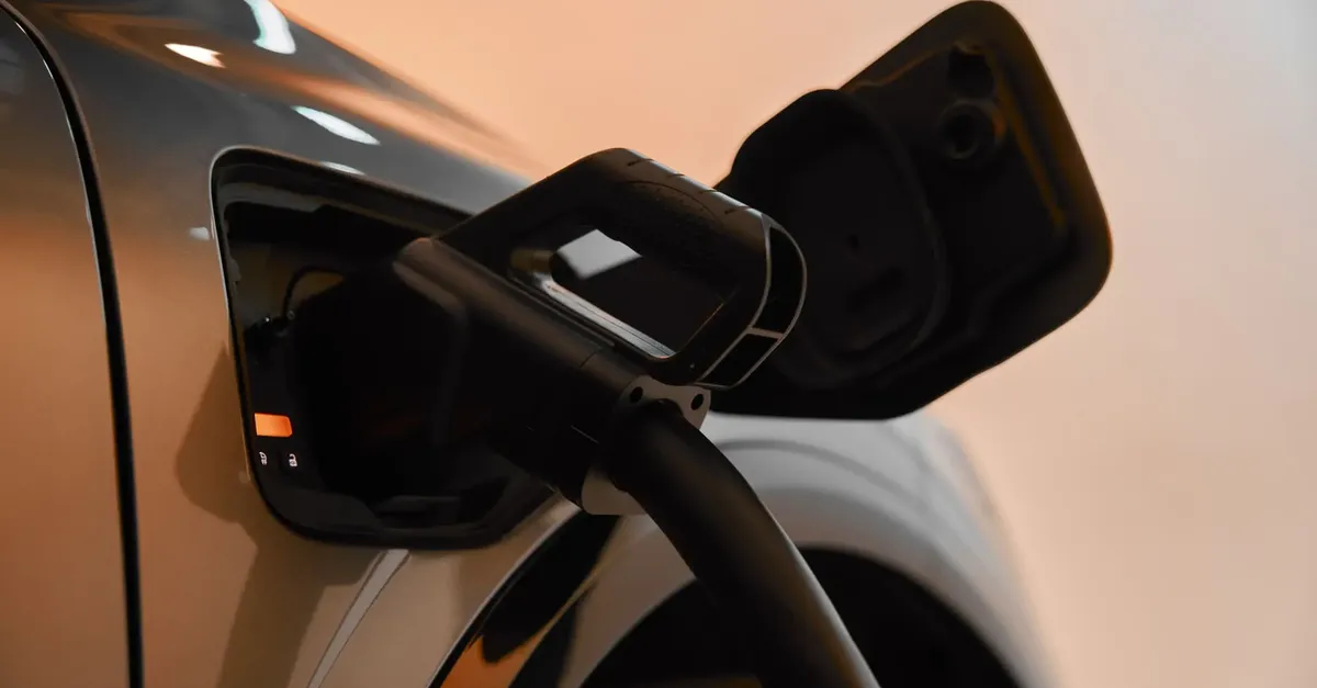 Electric car plug: complete guide to types and installation