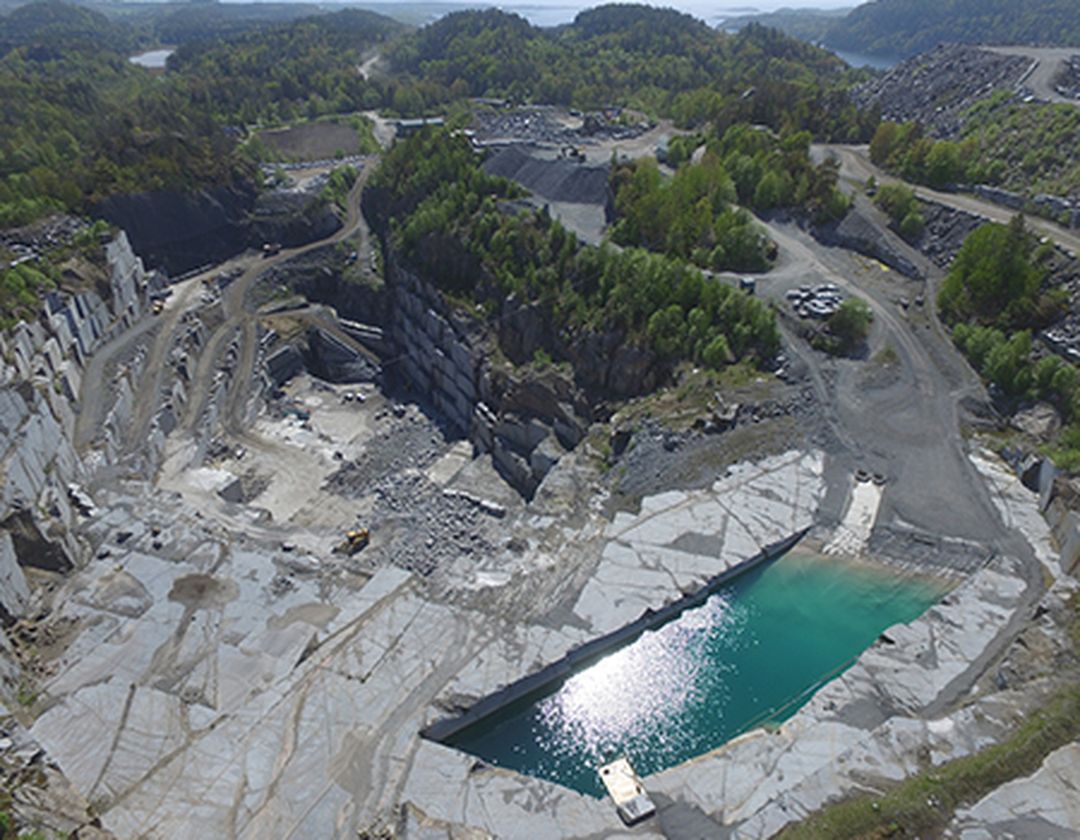 Blue Pearl #1 LG quarry – Norway | Larvik Granite