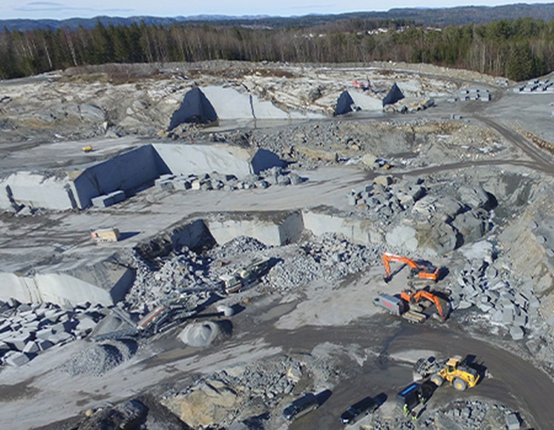 Silver Pearl® quarry #5 – Norway | Larvik Granite