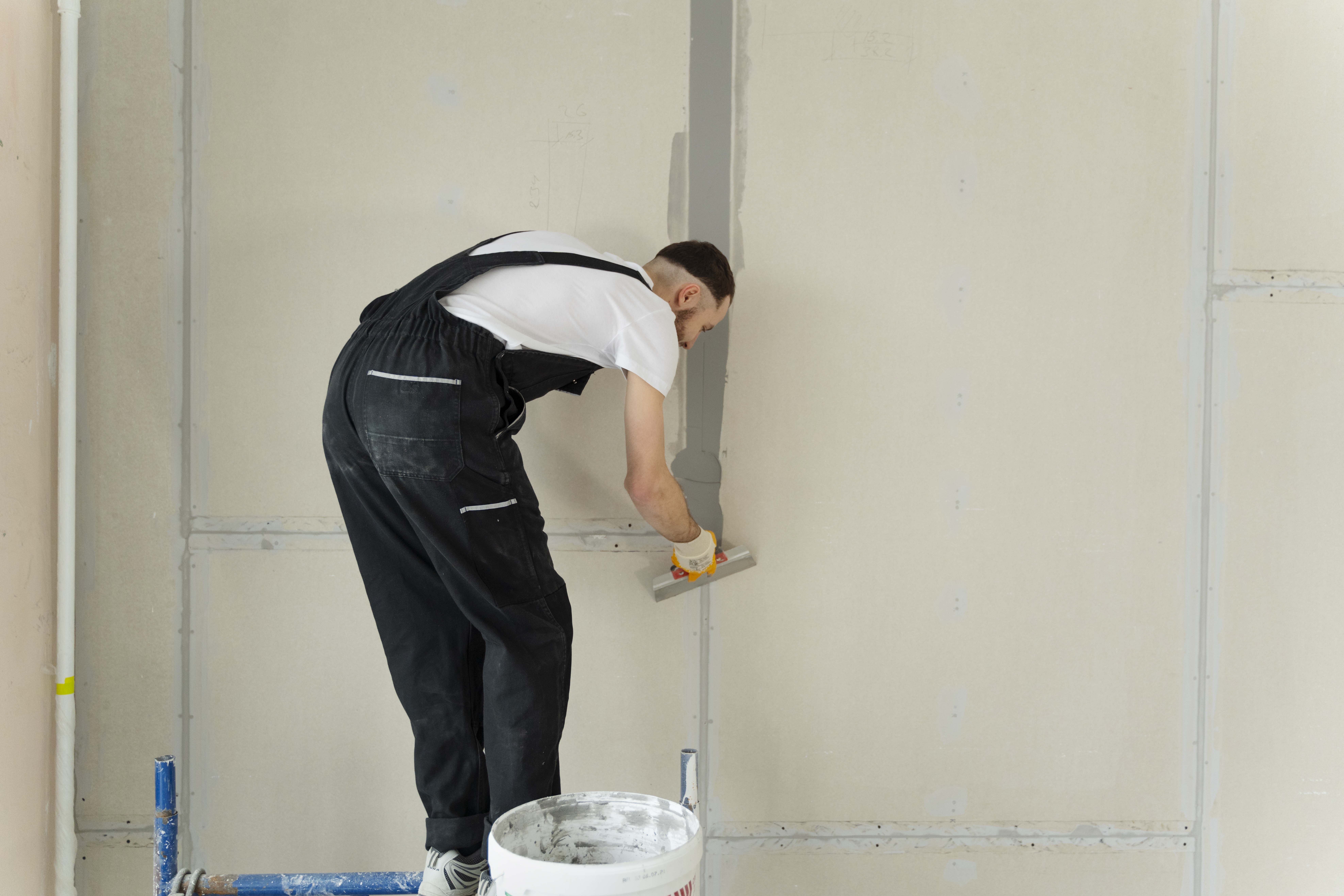 Ceiling and Wall Plastering | Local Plastering Specialists | JUSTHIRE